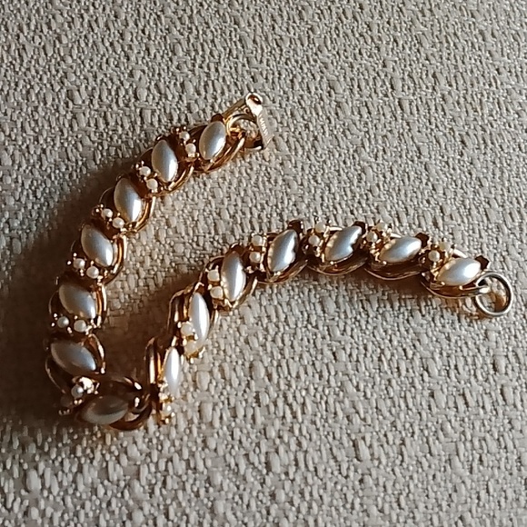 Florenza | Jewelry | Vintage Florenza Gold And Cream Seed Pearl ...